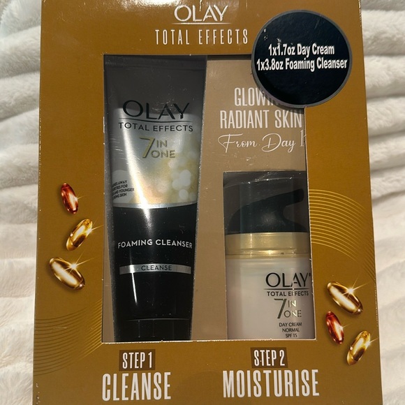 OLAY | Skincare | Nwt Olay Total Effects Foaming Cleanser And Day Cream ...